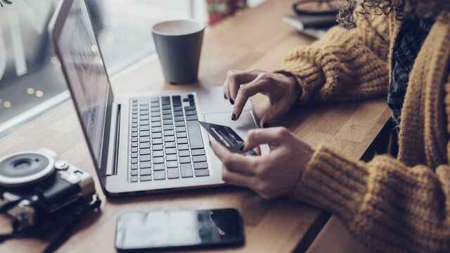 Nordea Visa Debit | A debit card for day-to-day spending | Nordea